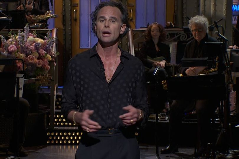 Walton Goggins stuns SNL viewers as he reunites with White Lotus co ...