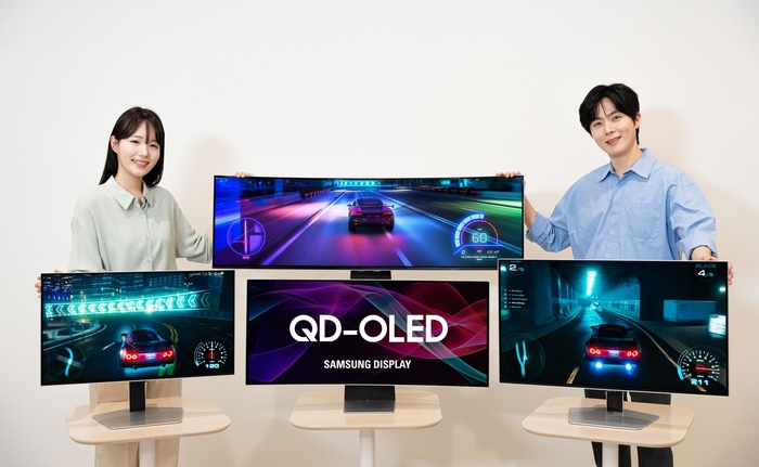 車·모니터 파고드는 OLED…삼성D·LGD, 실적 ‘훈풍’