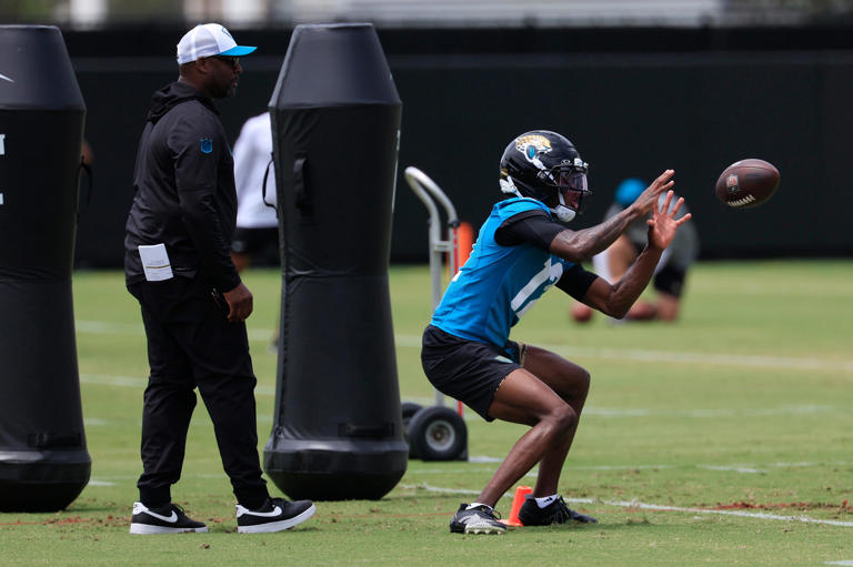 Travis Hunter to take defensive snaps at OTAs, talks Jaguars minicamp ...