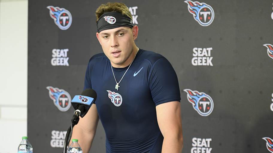 Titans Sign Texas TE to Rookie Contract