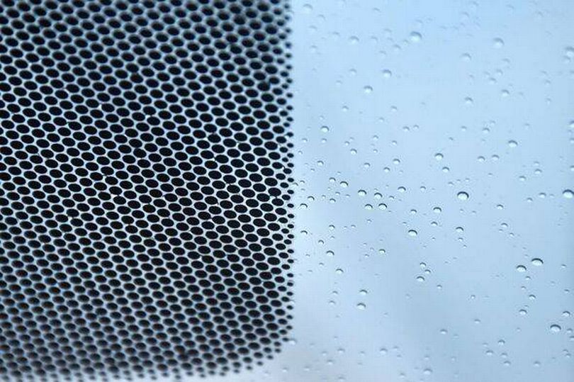Driver points out what the black dots on the edge of your windscreen ...