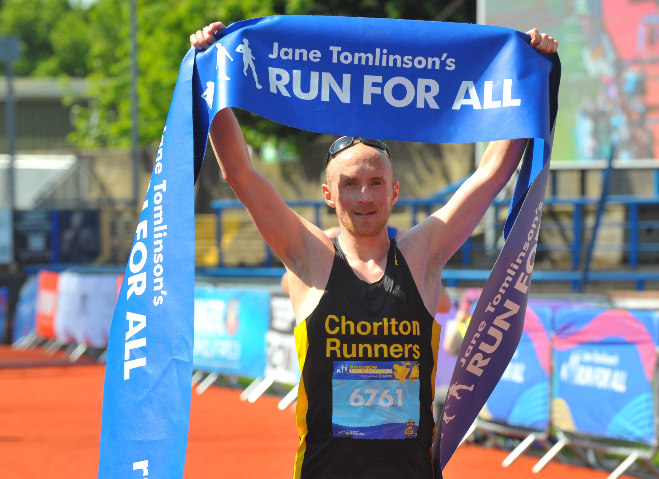 20 triumphant photos as thousands of runners take on Rob Burrow Leeds ...