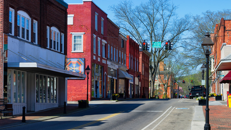 One Of Tennessee's Oldest Towns Is A Scenic Haven Settled In The ...