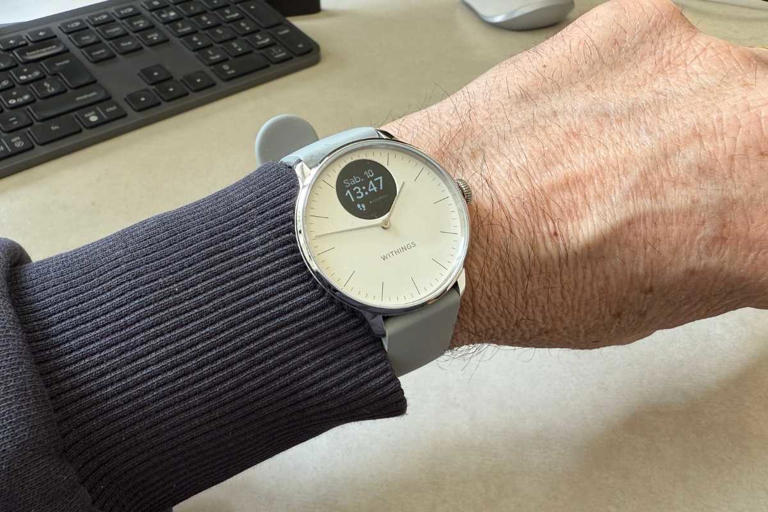 Withings ScanWatch Light, l’ibrido che non cerca di essere uno smartwatch