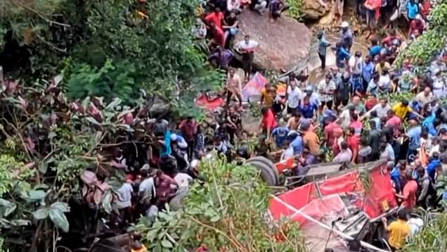 Bus crash kills 21 in Sri Lanka after veering off cliff