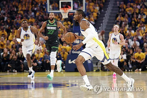 [NBA PO] ‘완벽하게 살아났다!’ 4쿼터 역전패 GSW, 패배에도 빛난 쿠밍가의 30점 활약