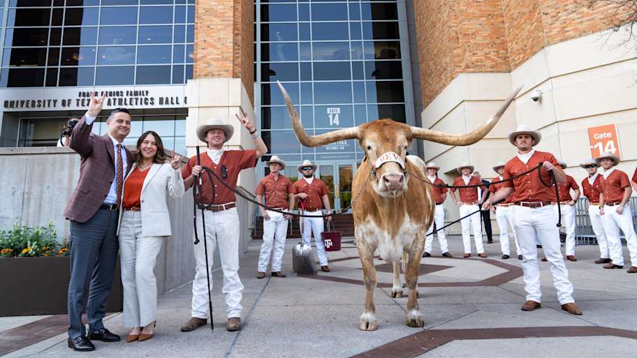 Texas Longhorns Make Cut in College Basketball Insider's Offseason Rankings