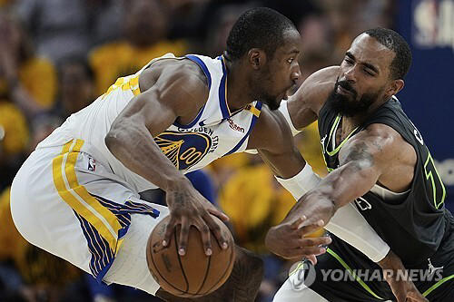 [NBA PO] ‘완벽하게 살아났다!’ 4쿼터 역전패 GSW, 패배에도 빛난 쿠밍가의 30점 활약
