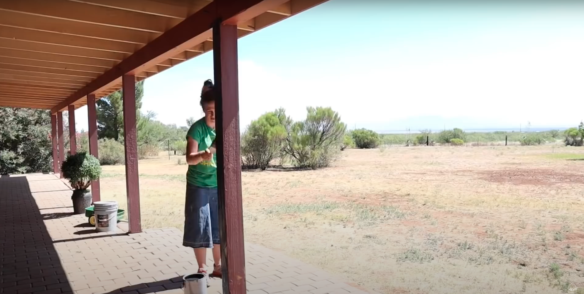 COMPLETE BACK PORCH MAKEOVER!!😍 BEFORE & AFTER PORCH MAKEOVER ...