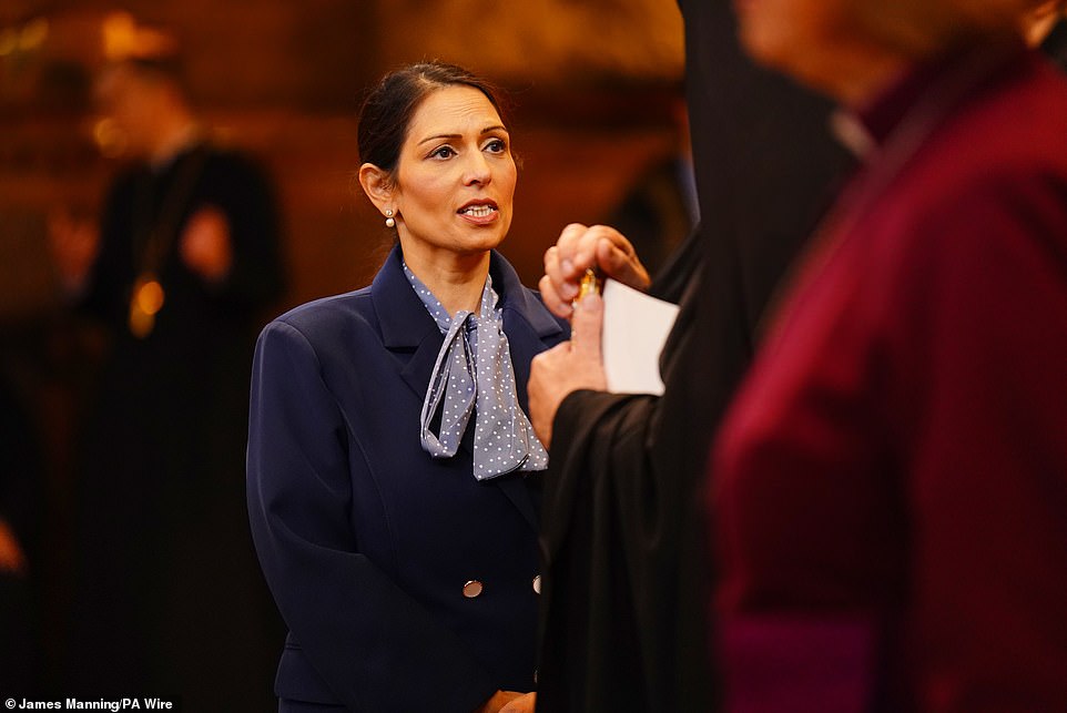 Minister says it's 'nonsense' that US trade deal includes 'China veto'