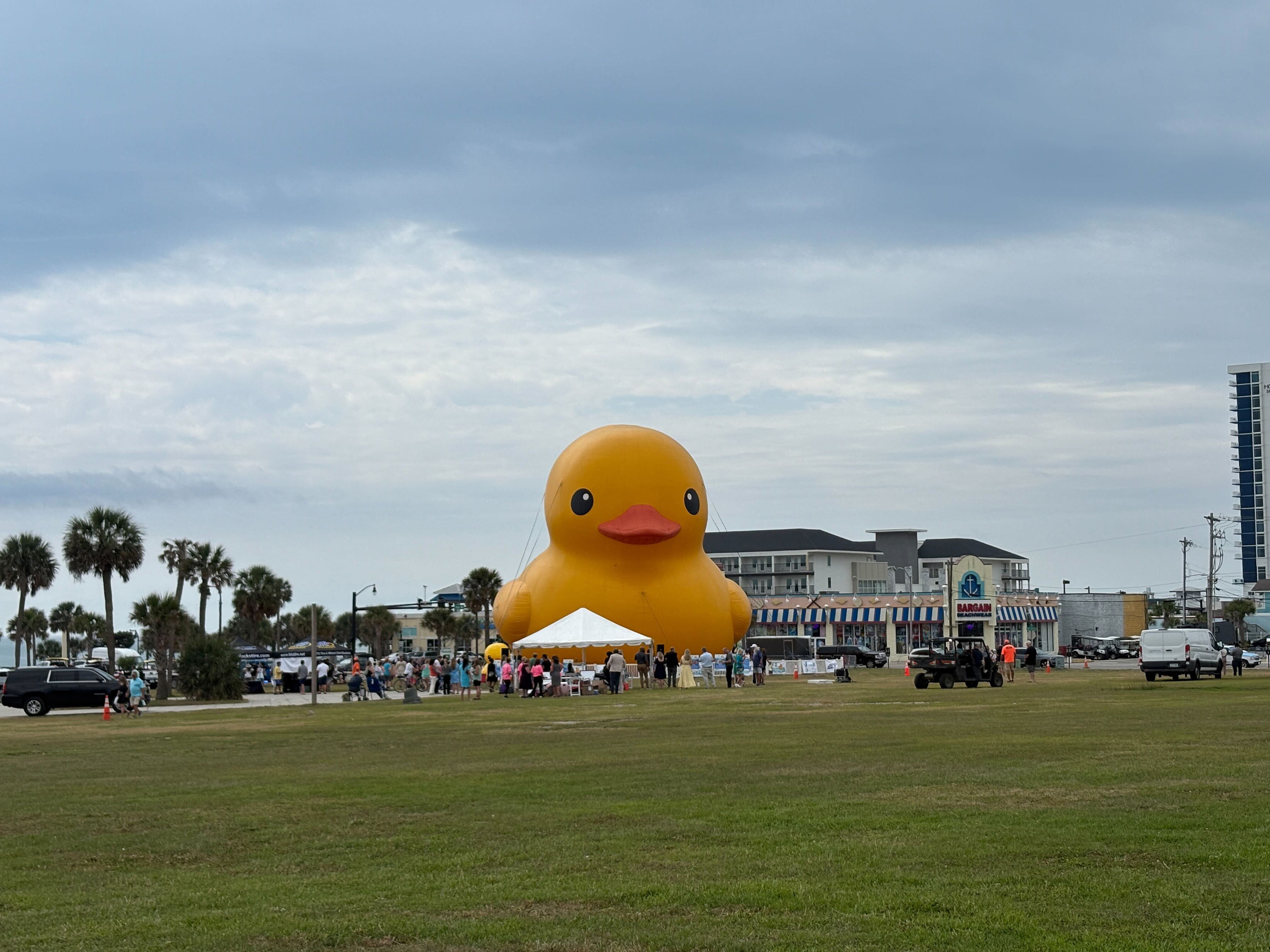World’s Largest Rubber Duck leaves Myrtle Beach early after malfunction