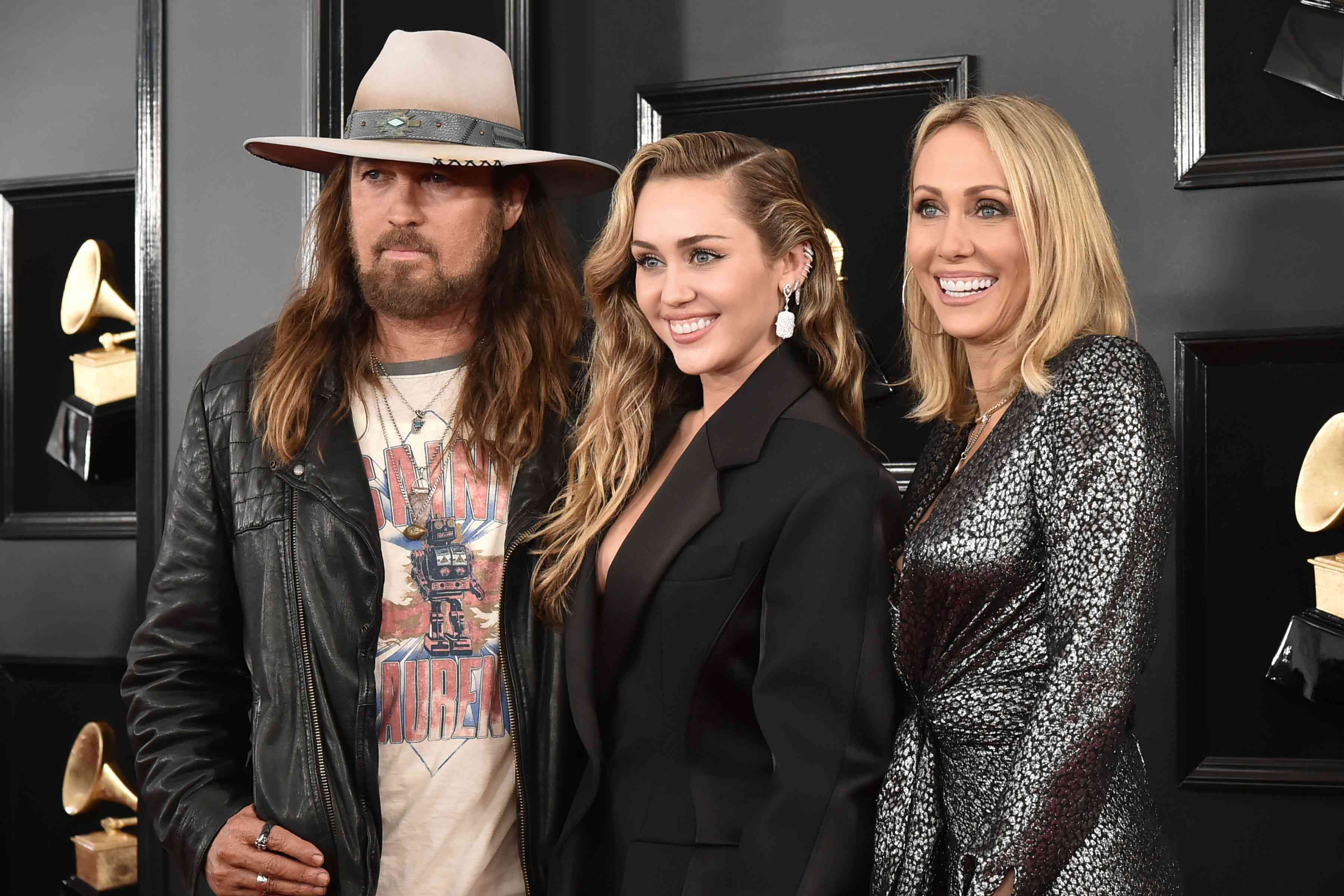 Billy Ray Cyrus Says He and His Family ‘Are So Close' to 'Full Healing ...
