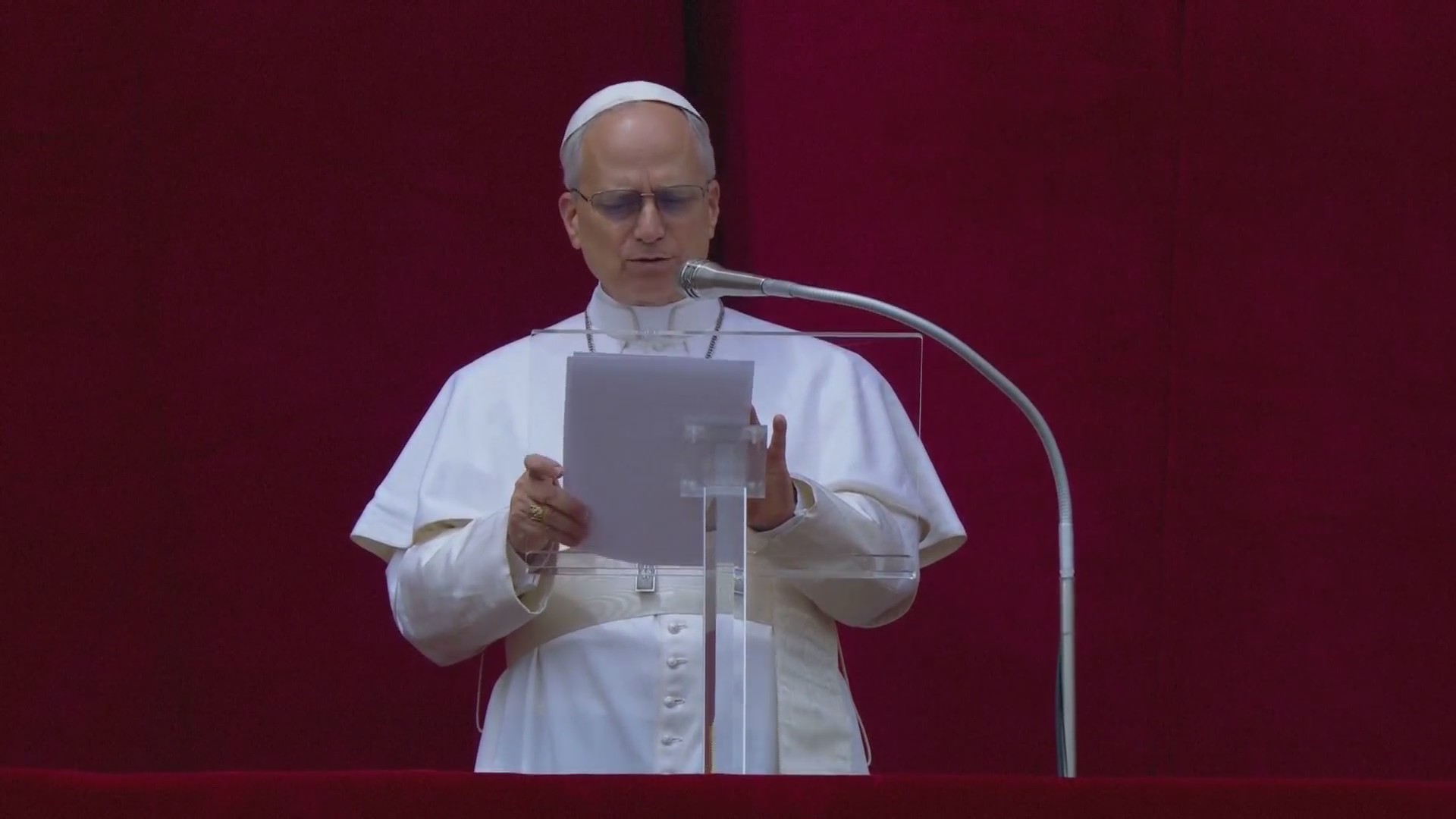 Pope Leo XIV delivers first Sunday noon blessing; patrons at Chicago ...