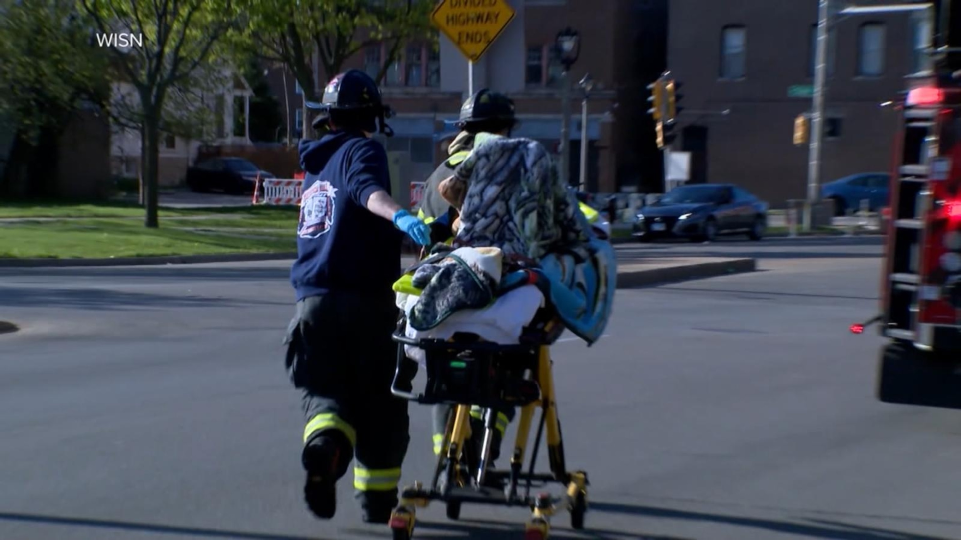 4 dead, dozens injured in Milwaukee apartment fire