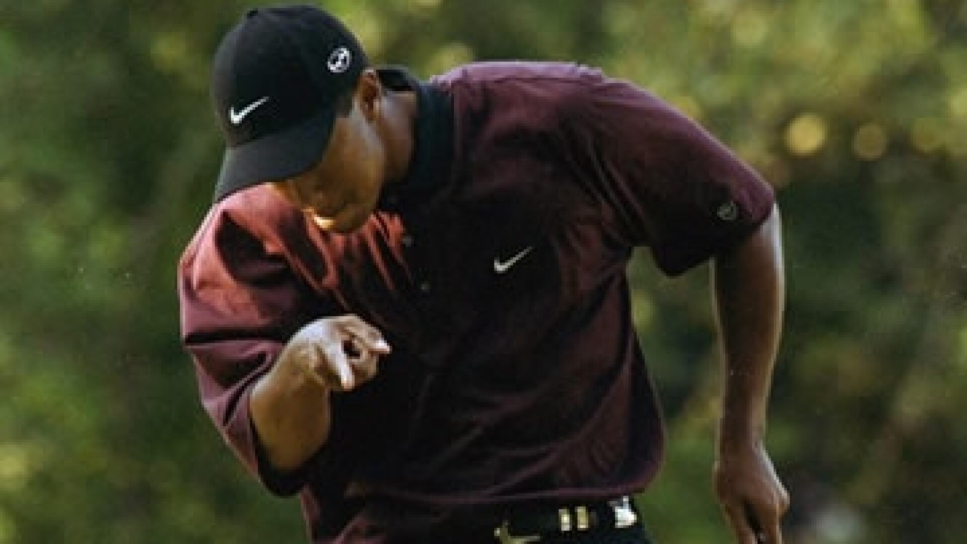Johnson Wagner recreates iconic Tiger Woods shots from 2000