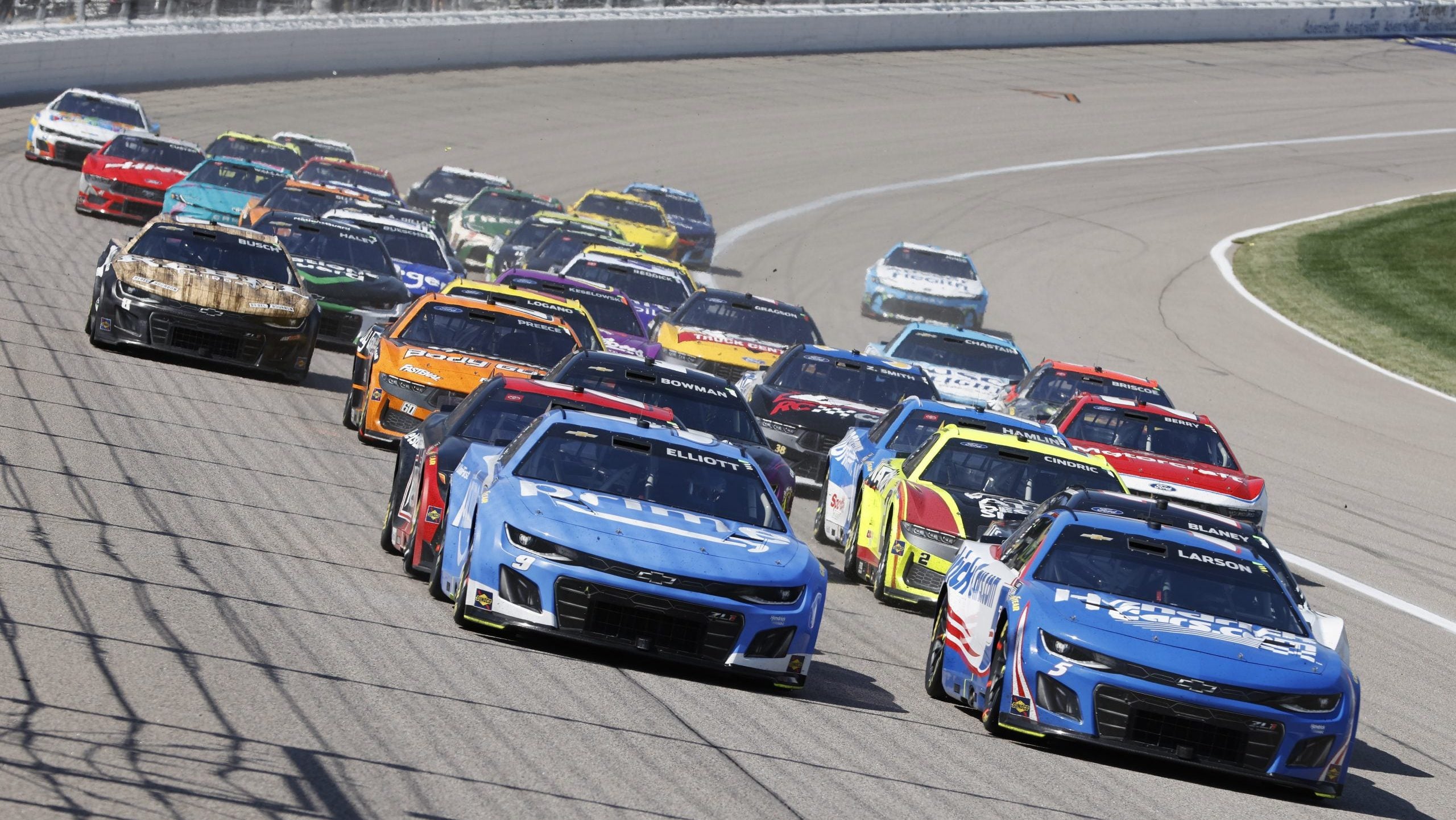 Kyle Larson wins again at Kansas, dominating for his 3rd NASCAR Cup ...