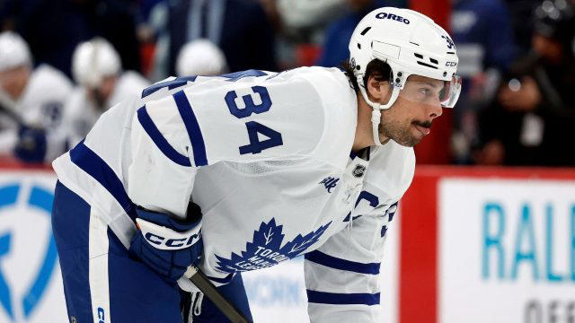 Maple Leafs’ Nick Robertson injured blocking shot