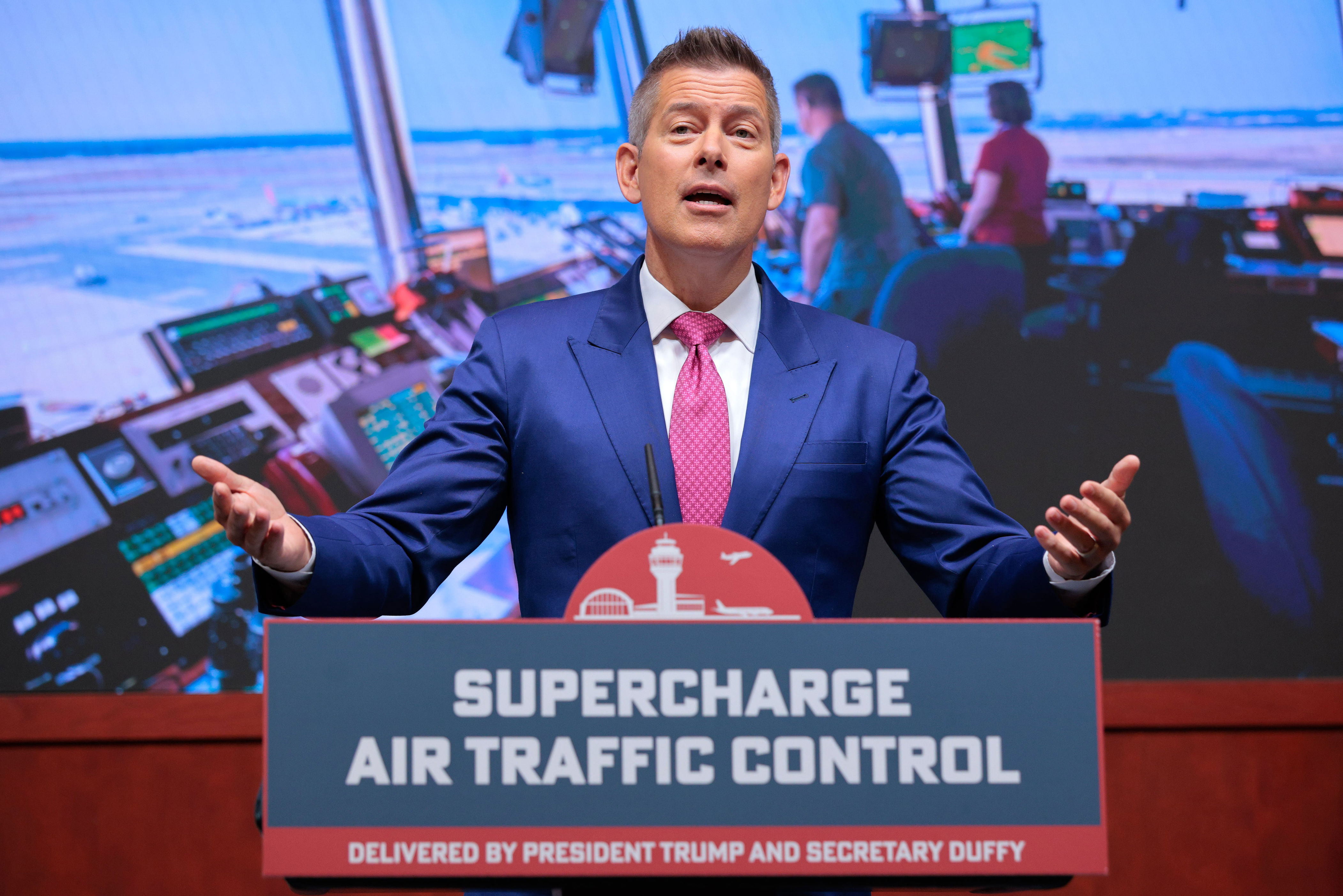 Major Airport Controllers Reveal Terrifying ‘Plug and Pray’ Equipment Fears