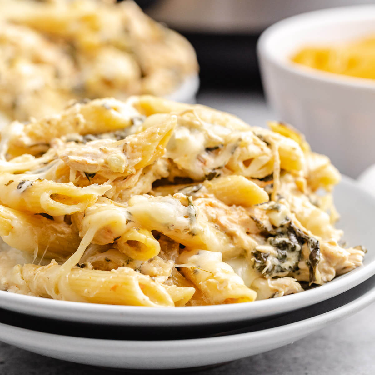 Slow cooker spinach artichoke chicken pasta