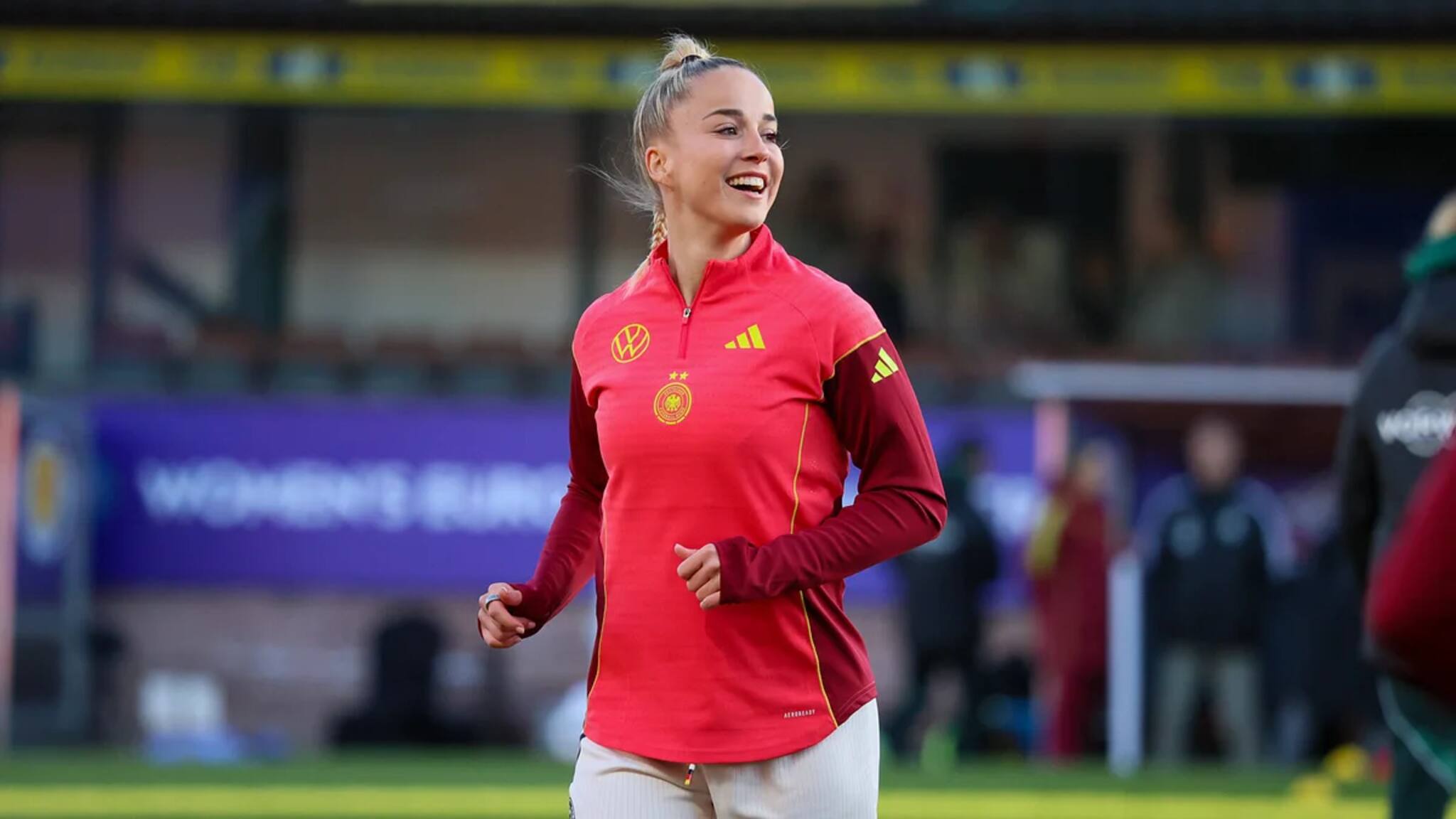 Frauen-EM 2025: Start, Spielplan, Übertragung & DFB-Termine
