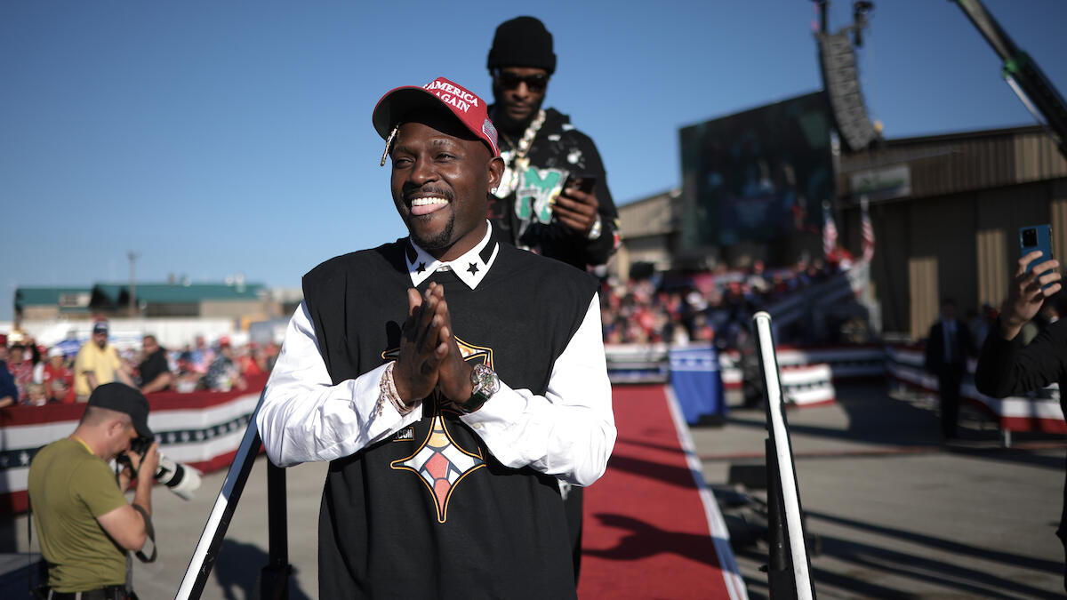 Antonio Brown 'Temporarily Detained' Amid Latest Viral Incident