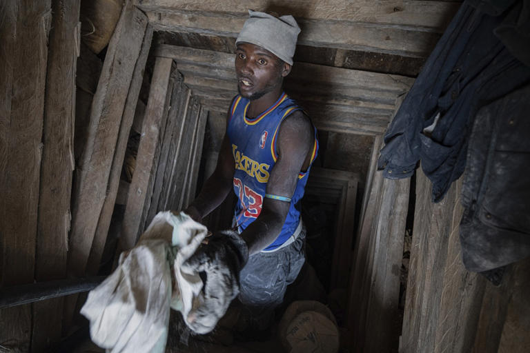 Congo's coltan miners dig for world's tech — and struggle regardless of ...