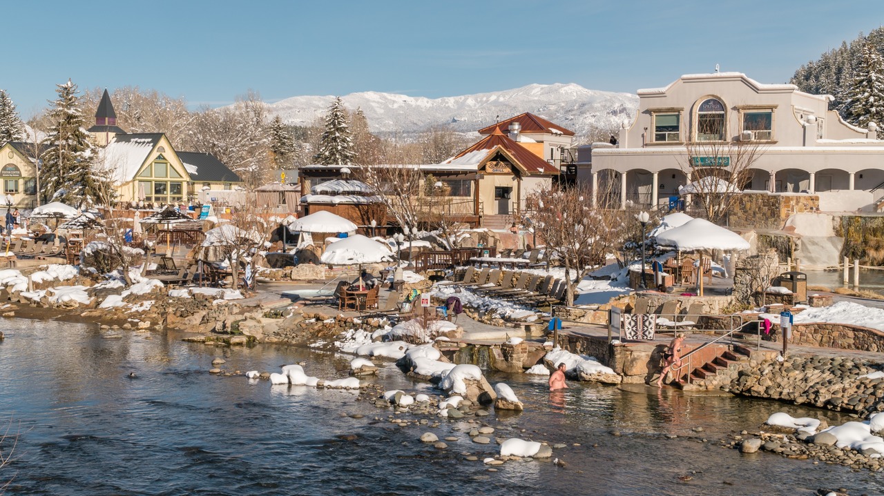Soak It All In: Dreamy Hot Springs in the U.S. You’ve Gotta Dip Into