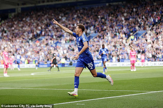 Leicester 2-0 Ipswich: Jamie Vardy scores 200th goal in 500th and final ...