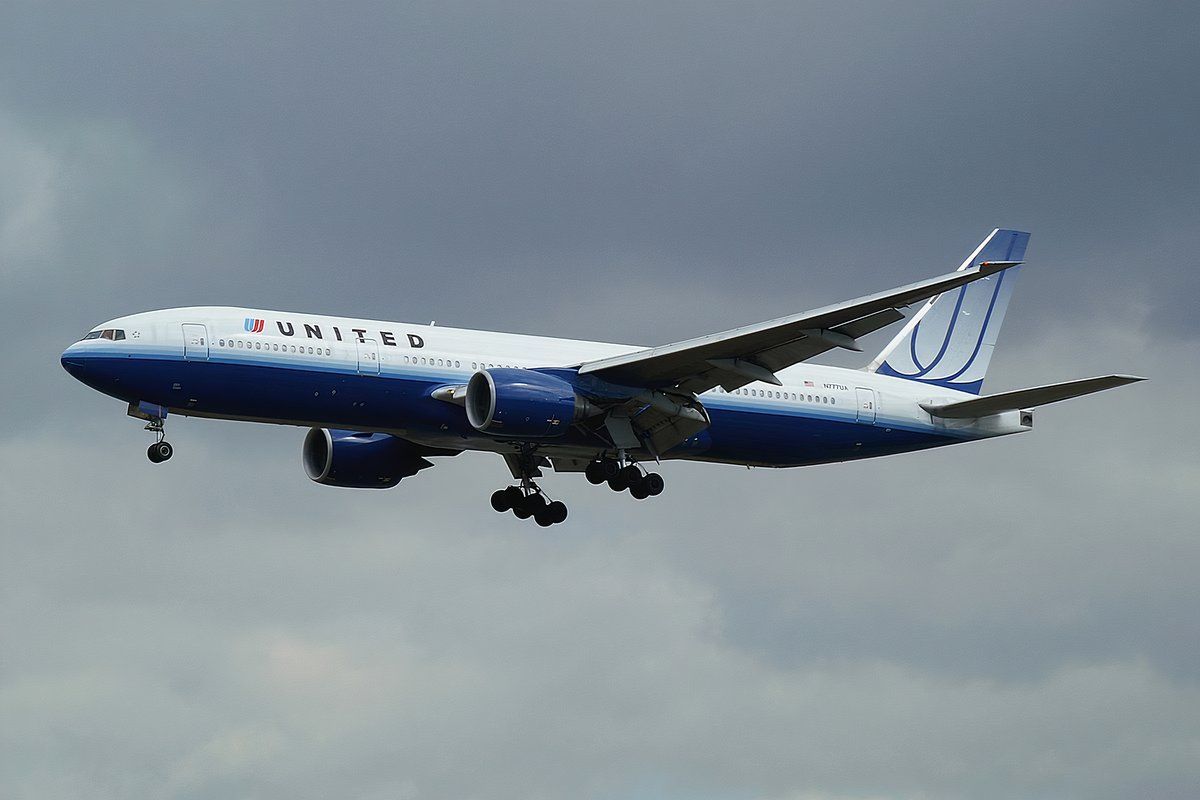 30 Years Ago Today: United Airlines Receives World’s 1st Boeing 777
