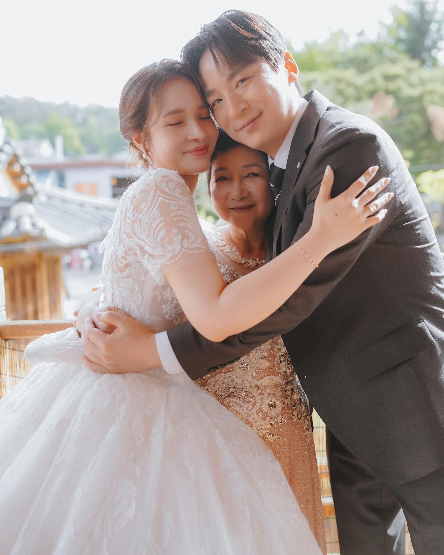 Beautiful Outdoor Portraits From Kristel Fulgar and Suhyuk's Church ...