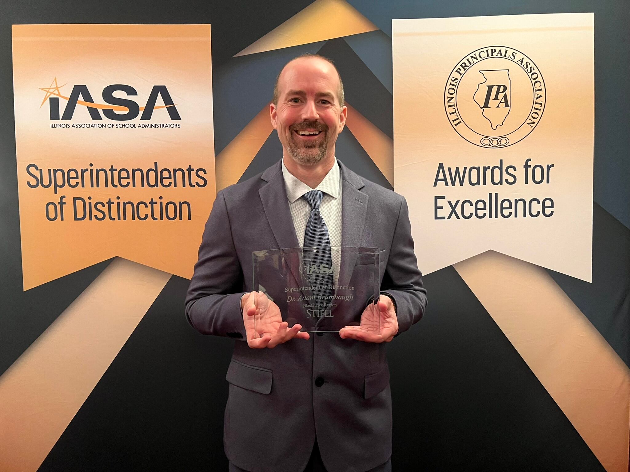 Geneseo superintendent receives distinction award