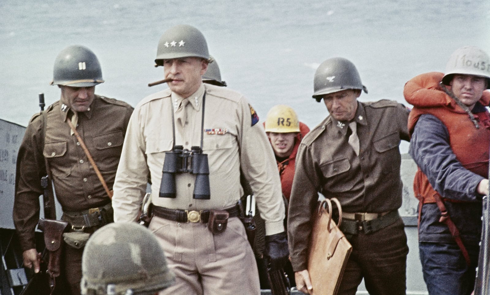 Nyt Yle Areenassa: Parhaan elokuvan Oscarin voittanut sotaleffa ...