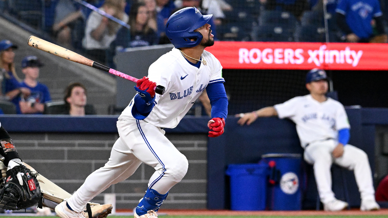 Blue Jays’ Jonatan Clase, Myles Straw exit vs. Diamondbacks