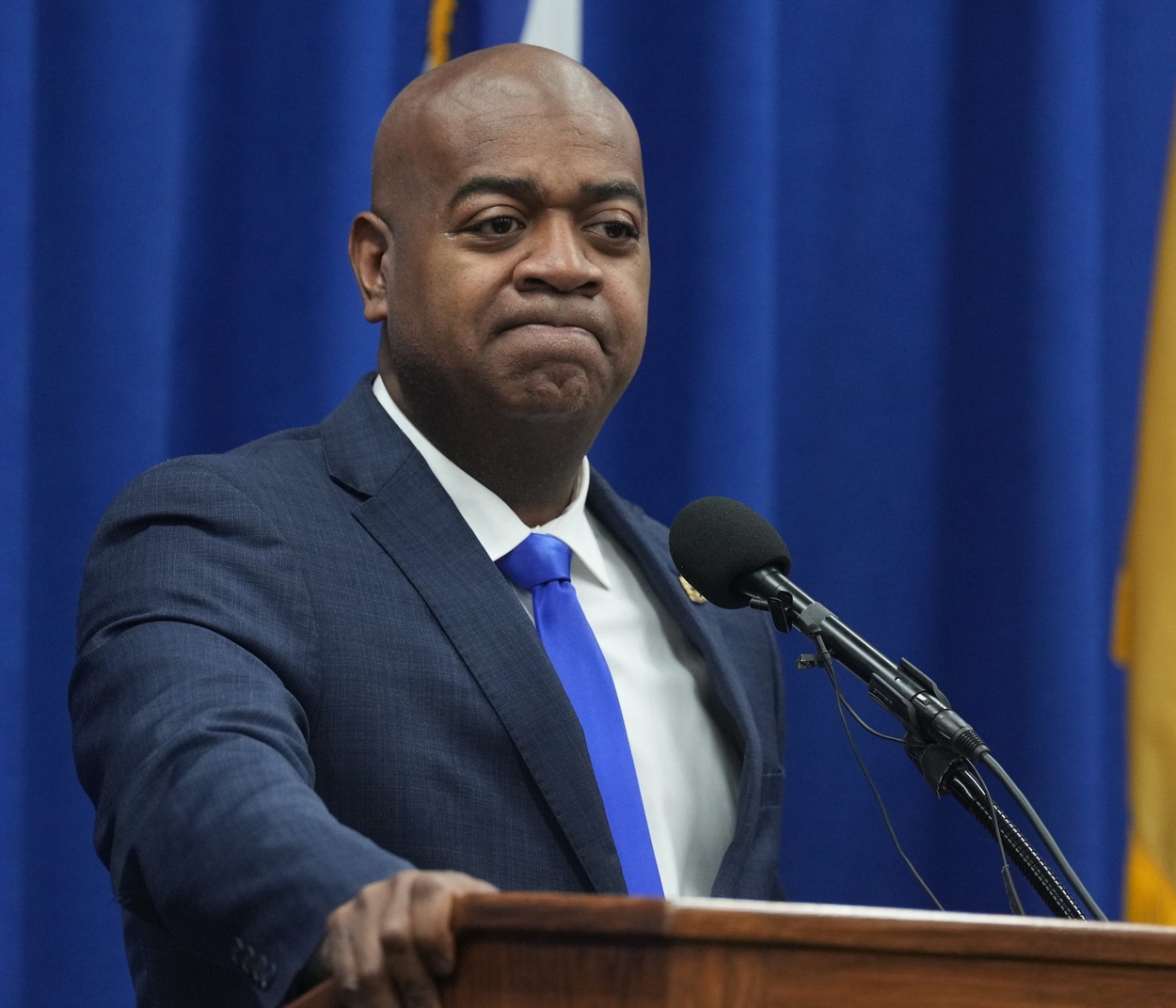 Multiple warnings: Democratic mayor’s arrest sparks backlash