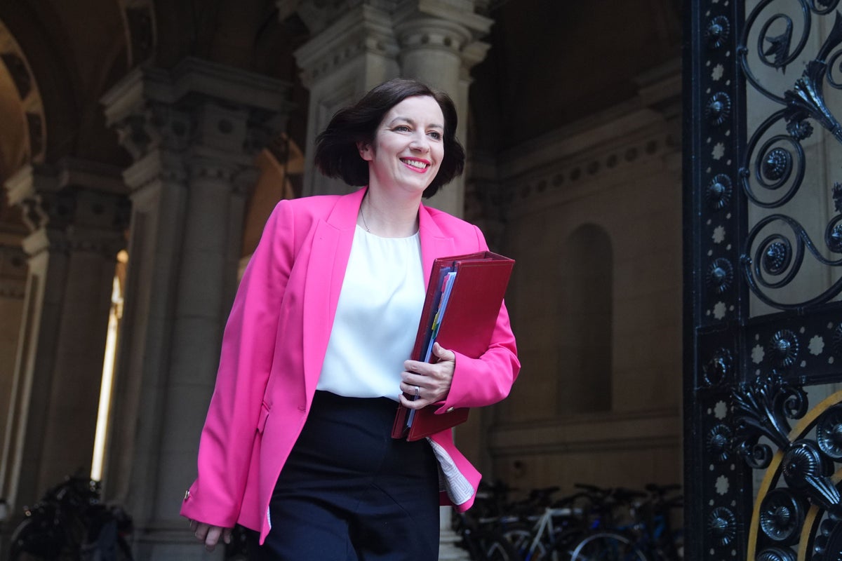 UK to back global rules on AI in schools, says Phillipson