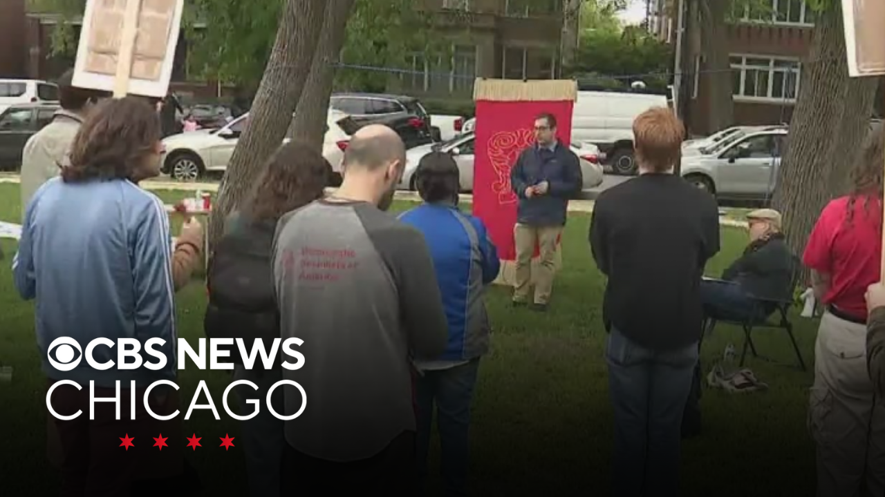 Rally held for tenants rights in Chicago's Logan Square neighborhood