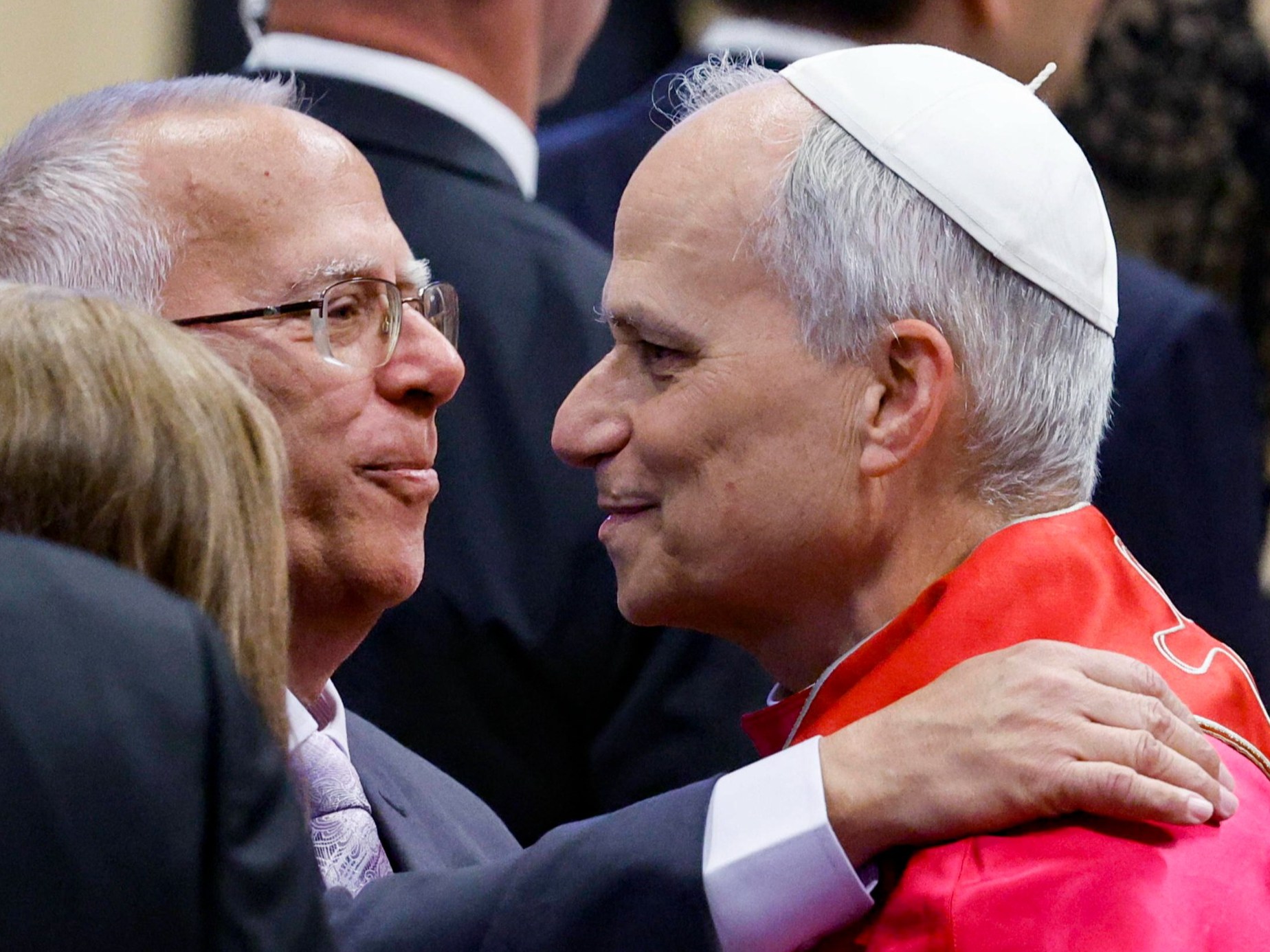 Papież odszedł od protokołu. Tak zachował się Leon XIV