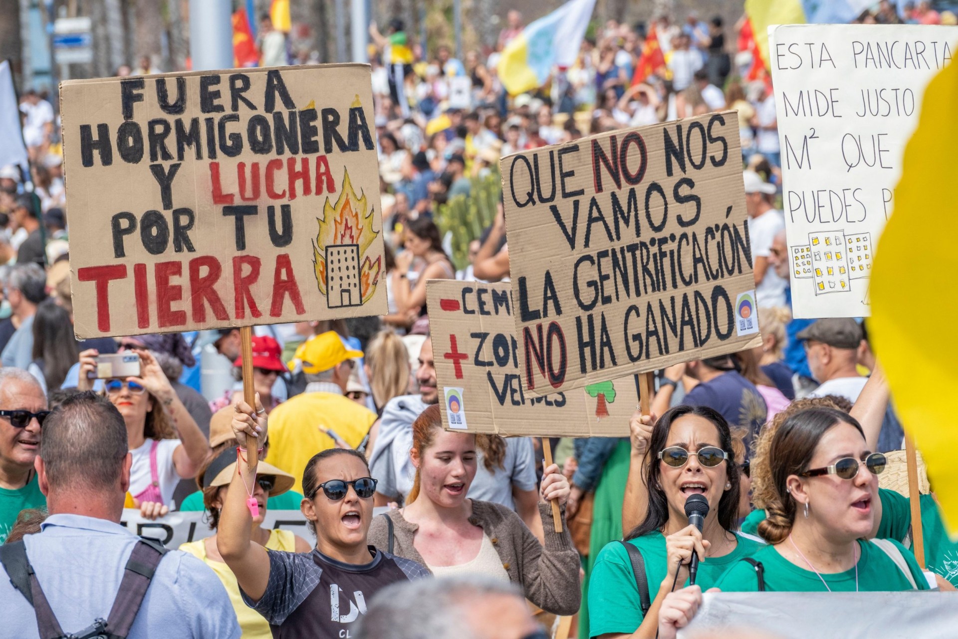 Airbnb ordered to block 65,000 listings in Spain ahead of more anti ...