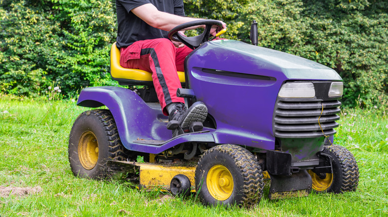 Why Do Some Lawn Mowers Use Hydrostatic Transmission And How Do They Work?