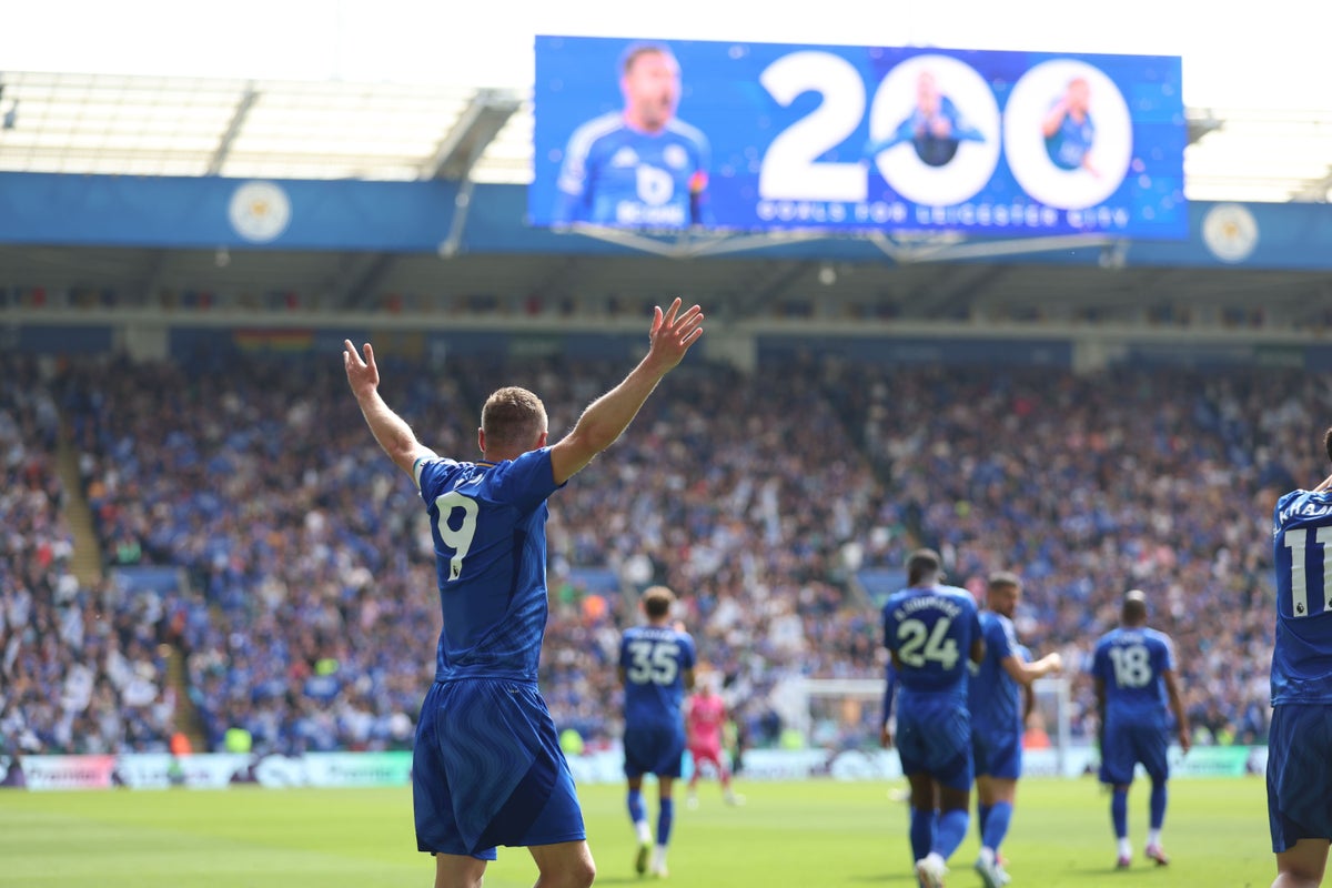 Jamie Vardy provides fitting farewell to Leicester with 200th goal for ...