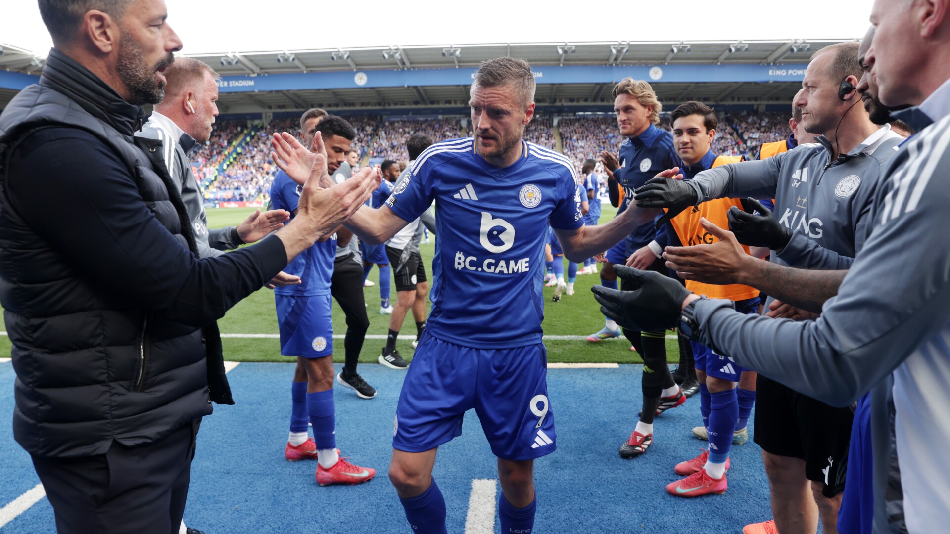 Leicester 2-0 Ipswich: Vardy departs with one last goal, three points
