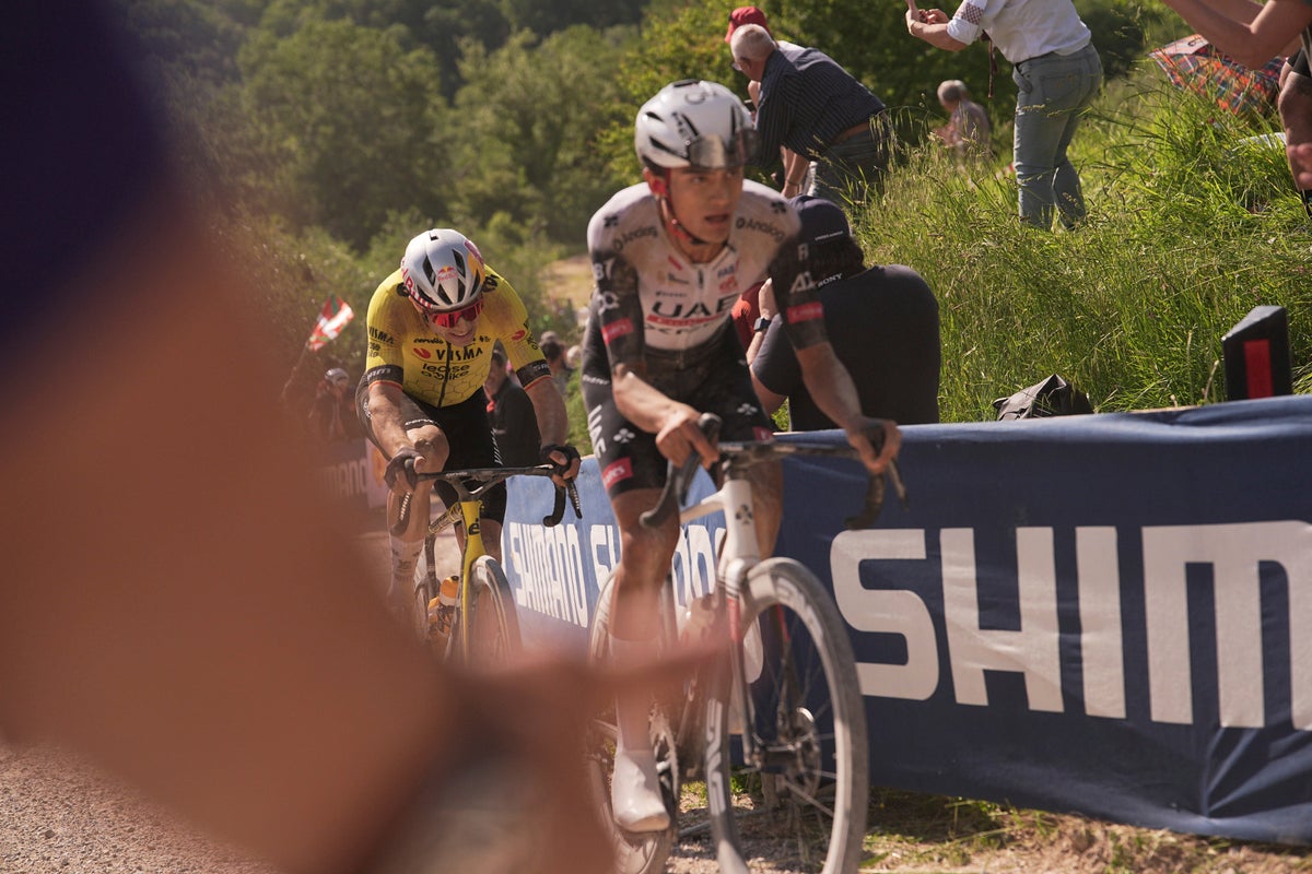 Issac del Toro se convierte en el primer mexicano en liderar el Giro y ...