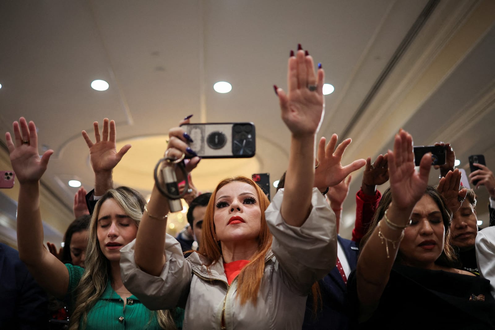 'I alone am the way': Expert explains whether Trump's MAGA is a true cult