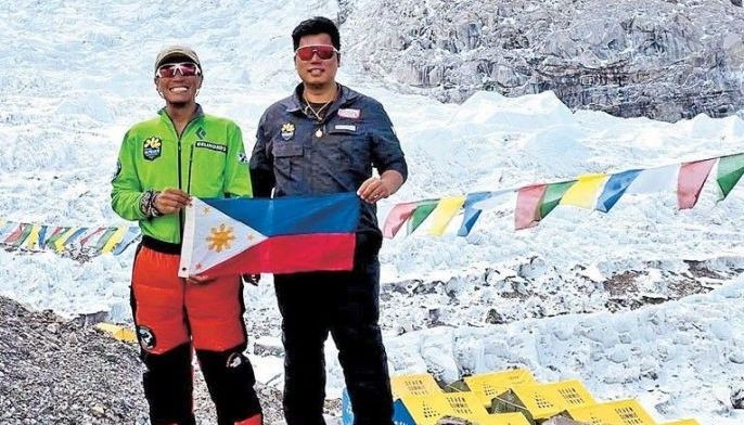 Three Filipino climbers reach Mt. Everest summit