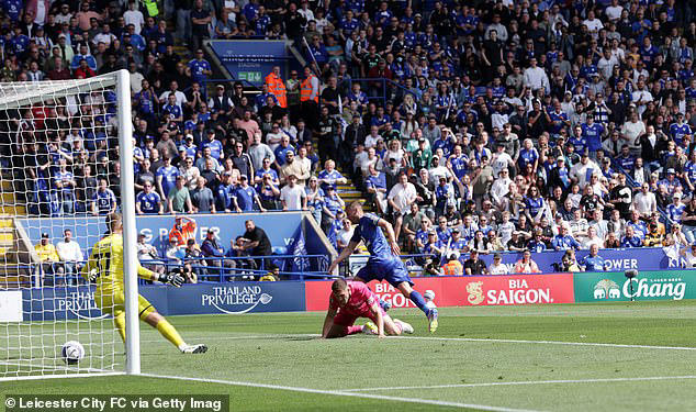 Leicester 2-0 Ipswich: Jamie Vardy scores 200th goal in 500th and final ...