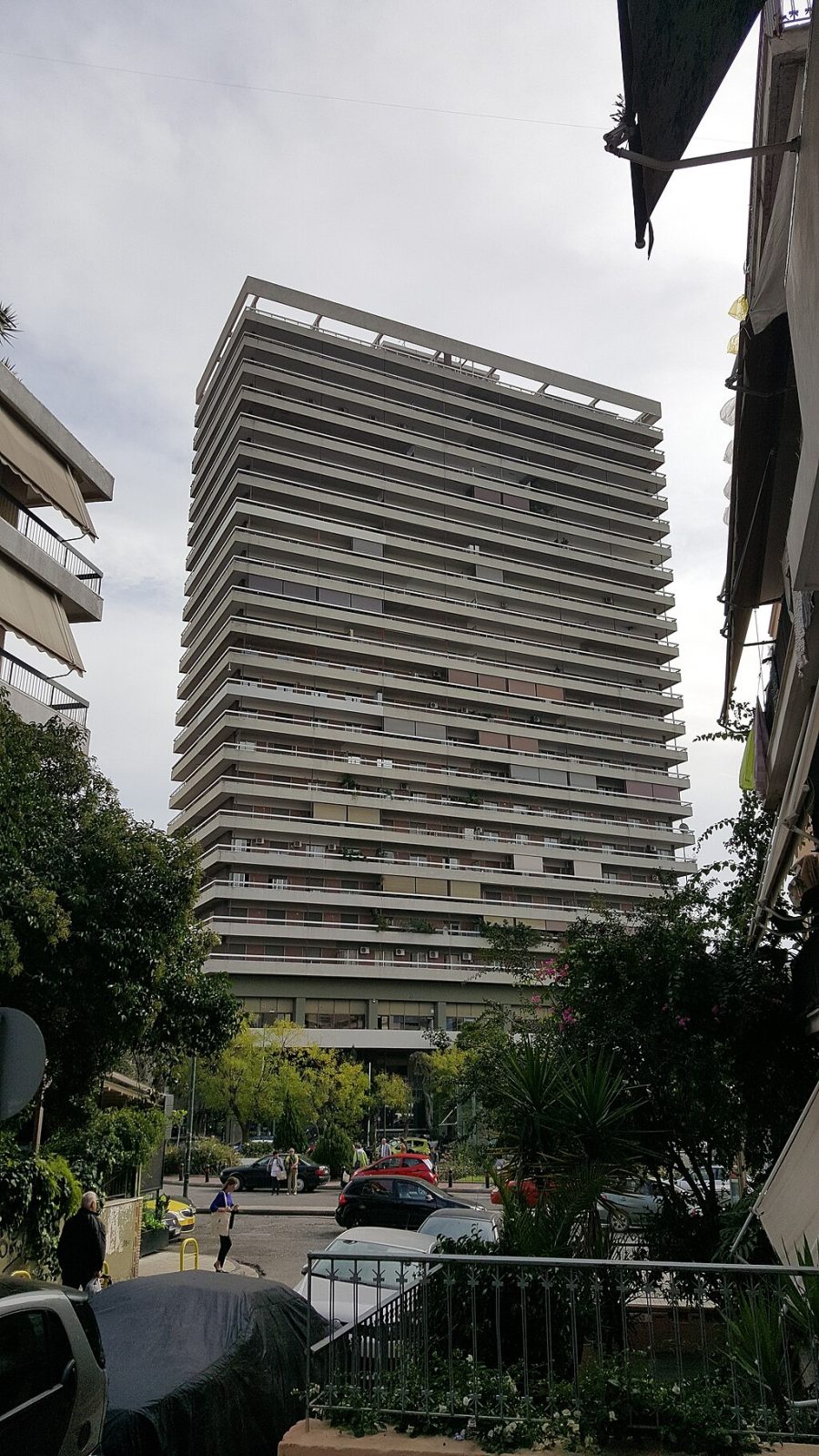 Αθήνα: Νεκρός νεαρός άνδρας που έπεσε από τον 24ο όροφο του Πύργου Απόλλων