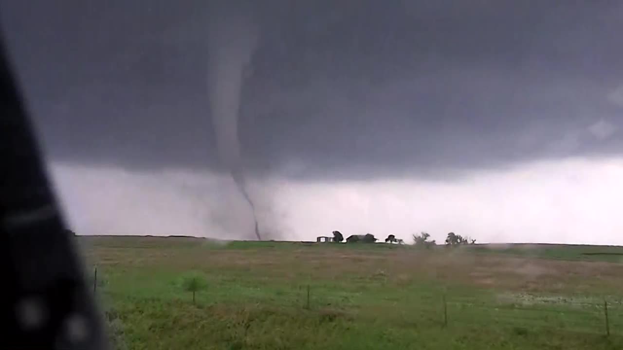 WATCH: KOCO 5 Storm Chaser Amanda Benton captures tornado near Arnett