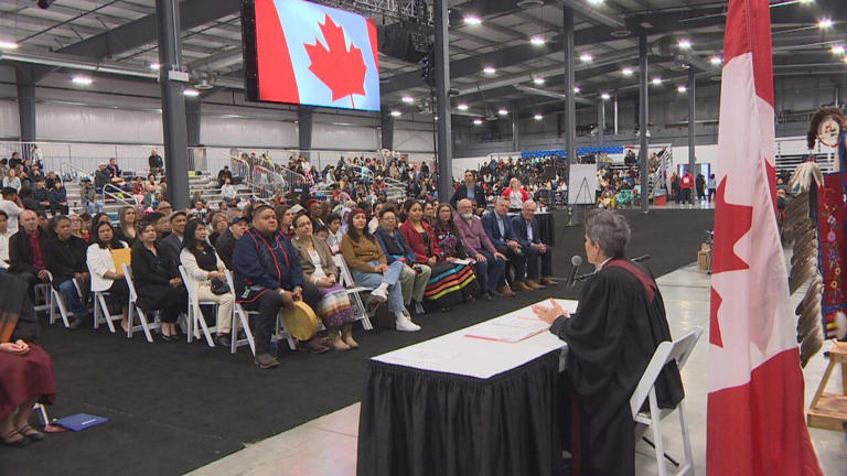 New citizens get 'true Canadian experience' at Manito Ahbee Festival ...