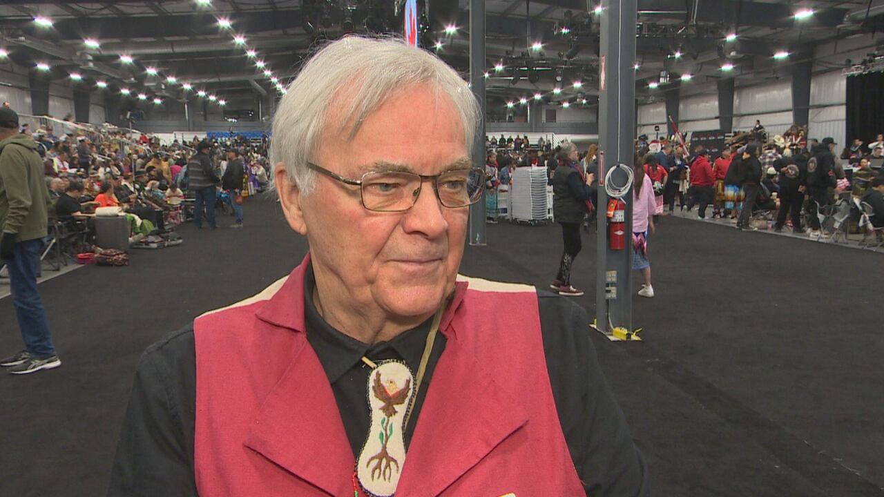 New citizens get 'true Canadian experience' at Manito Ahbee Festival ...