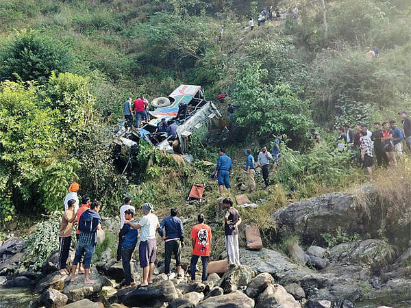 49 injured as bus falls into gorge in Valparai